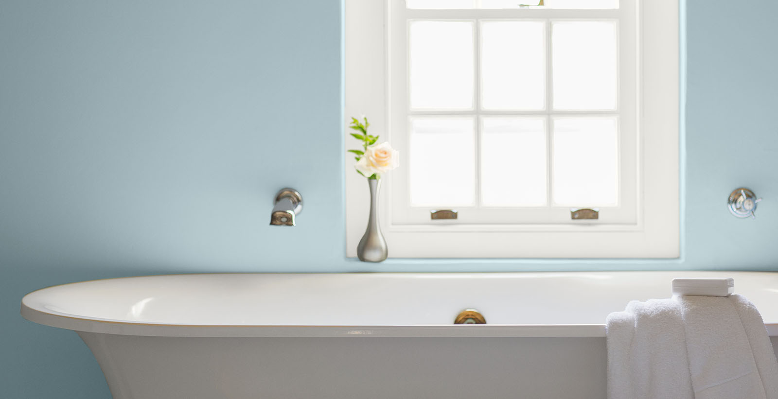 Baño Azul Intemporal | Baño Clásico, Acogedor e Invitador | Behr